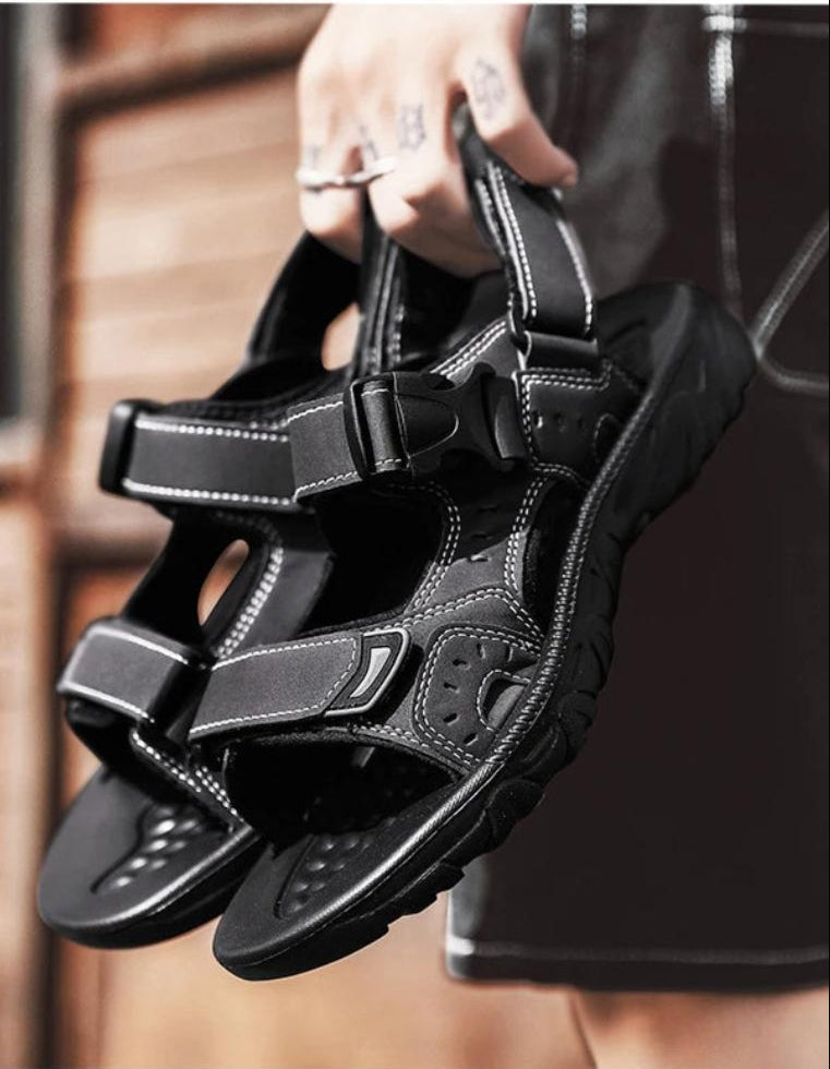 Herren Sandalen mit verstellbarem Riemen und Schnallenverschluss ...